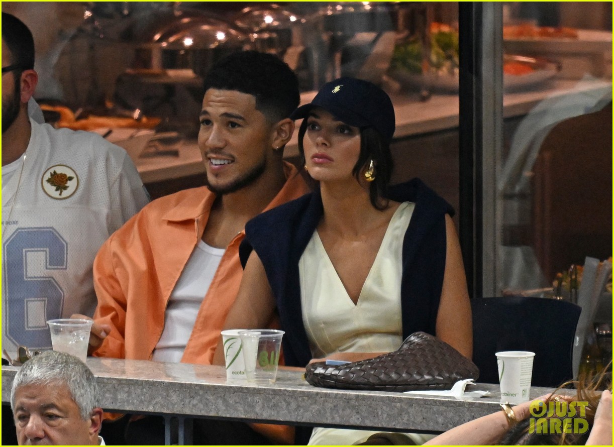 Kendall Jenner Keeps Close to Boyfriend Devin Booker at U.S. Open 2022 ...