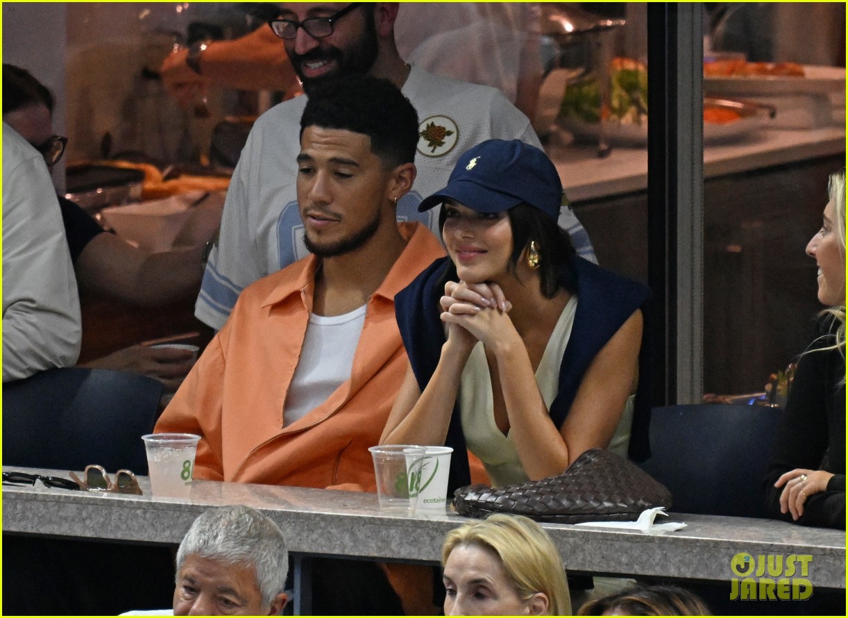 Kendall Jenner Keeps Close to Boyfriend Devin Booker at U.S. Open 2022 Men's Finals: Photo ...