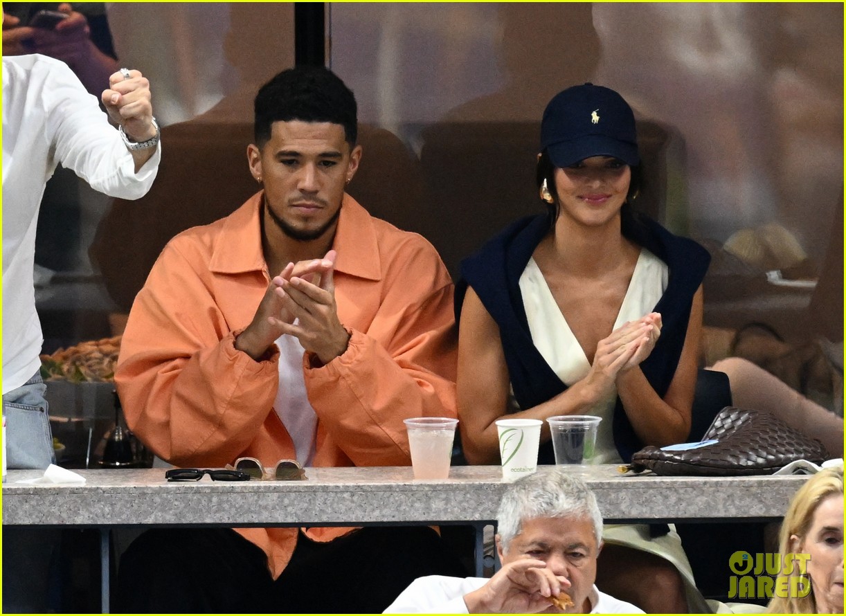 Kendall Jenner Keeps Close to Boyfriend Devin Booker at U.S. Open 2022 Men's Finals: Photo ...