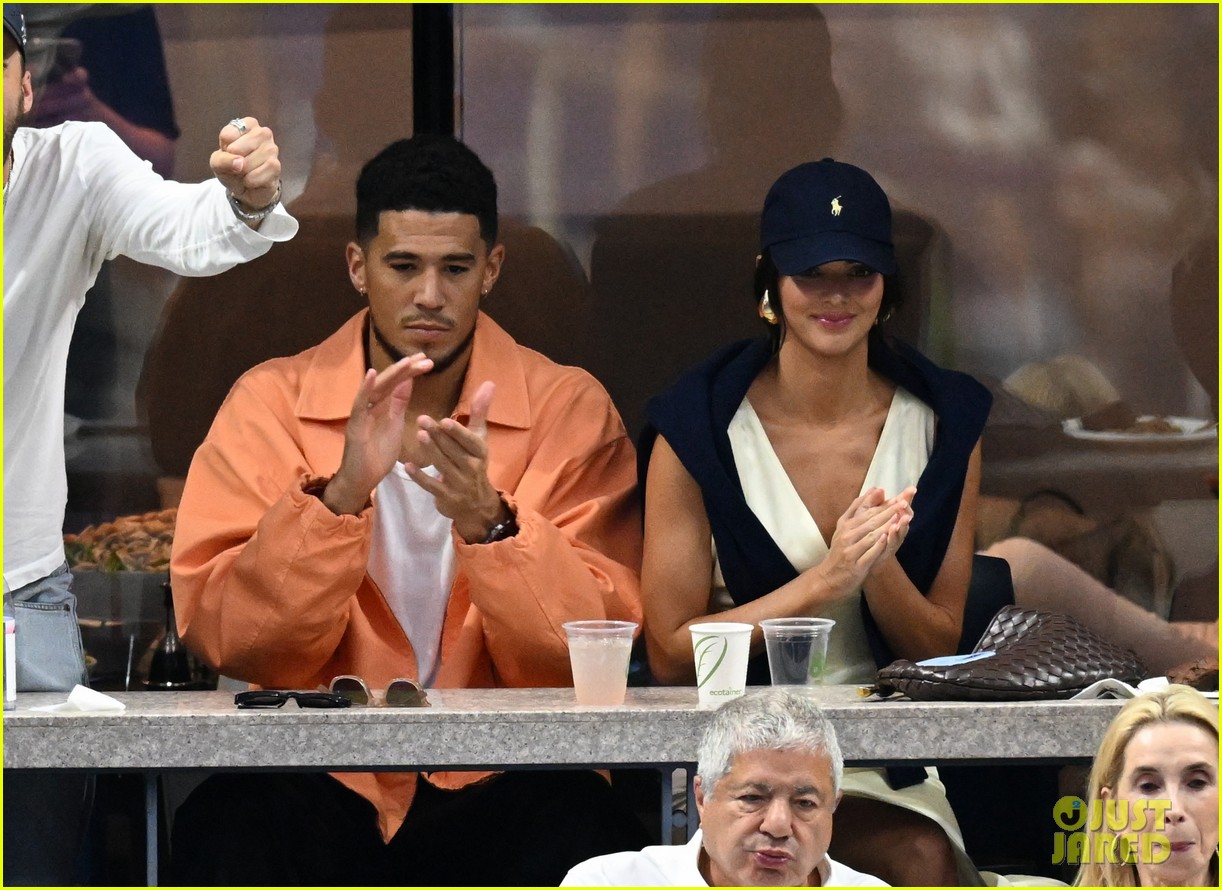 Kendall Jenner Keeps Close to Boyfriend Devin Booker at U.S. Open 2022 Men's Finals: Photo ...