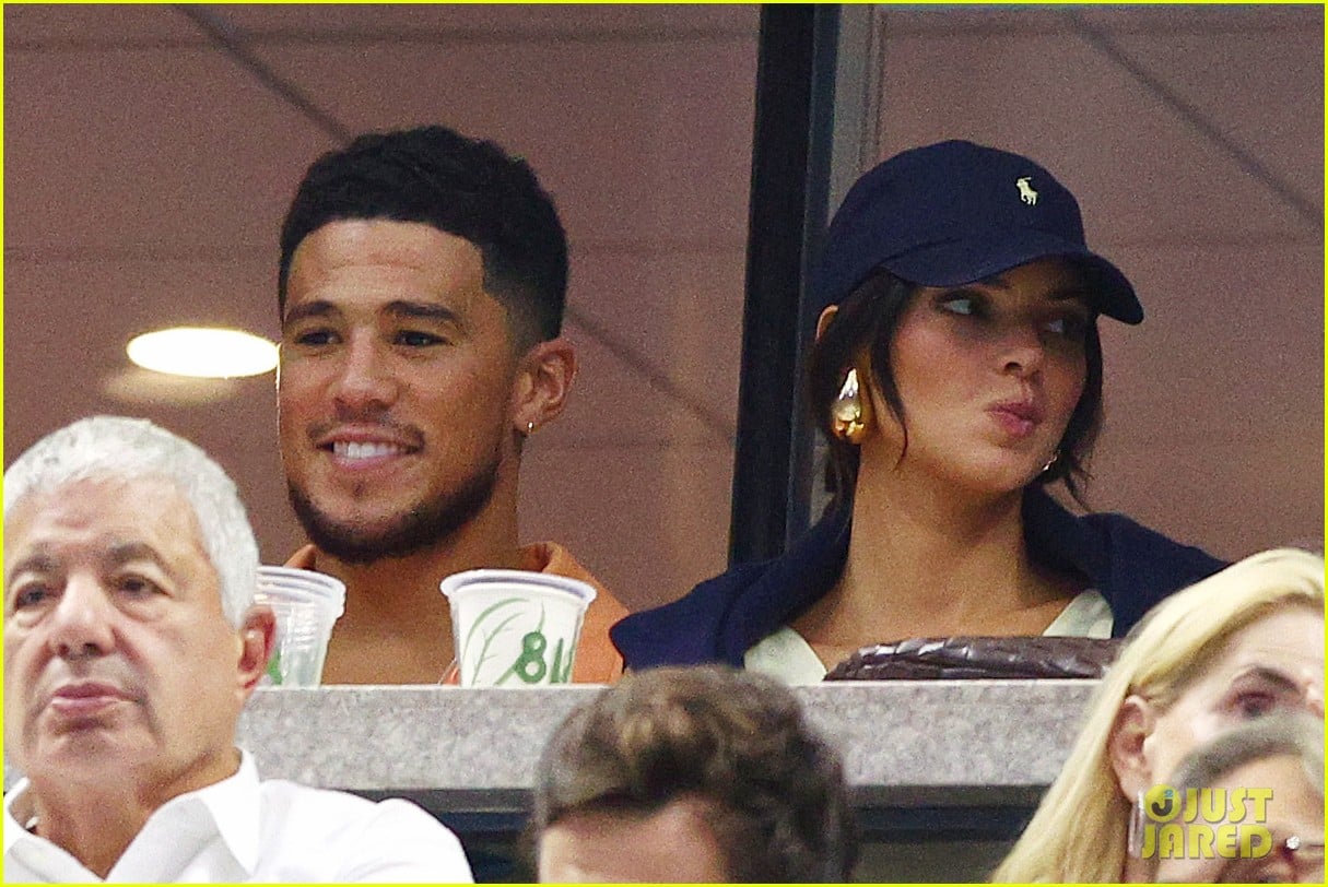 Kendall Jenner Keeps Close to Boyfriend Devin Booker at U.S. Open 2022 ...