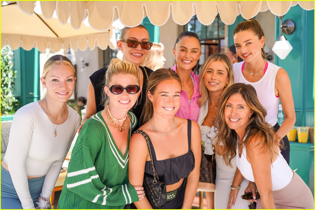 Miranda Kerr Hosts Workout Class With Her Famous Friends to Celebrate ...