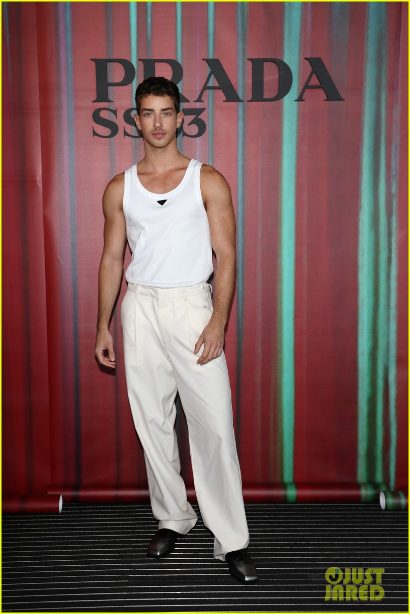 Lorde Joins Hunter Schafer & Manu Rios at Prada Fashion Show in Milan ...