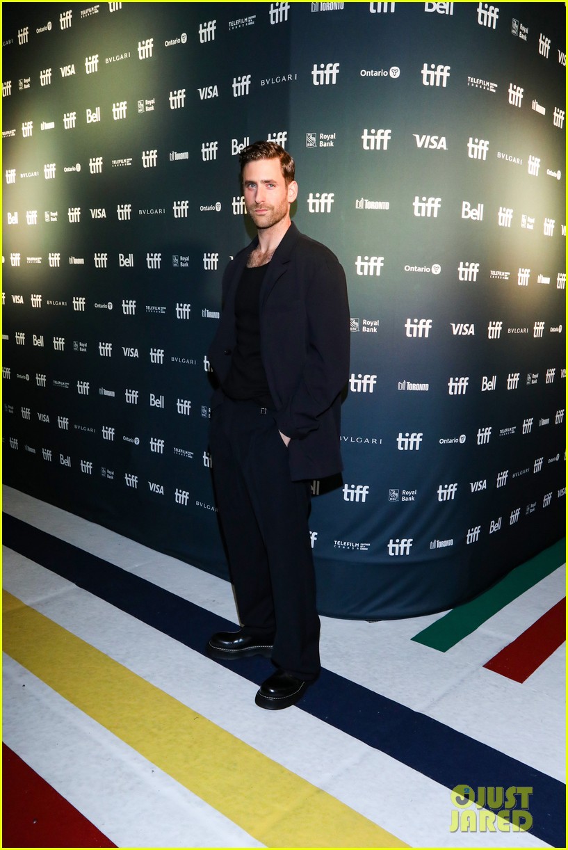 Emma Mackey Is Getting Raves for 'Emily' Movie After TIFF Premiere ...