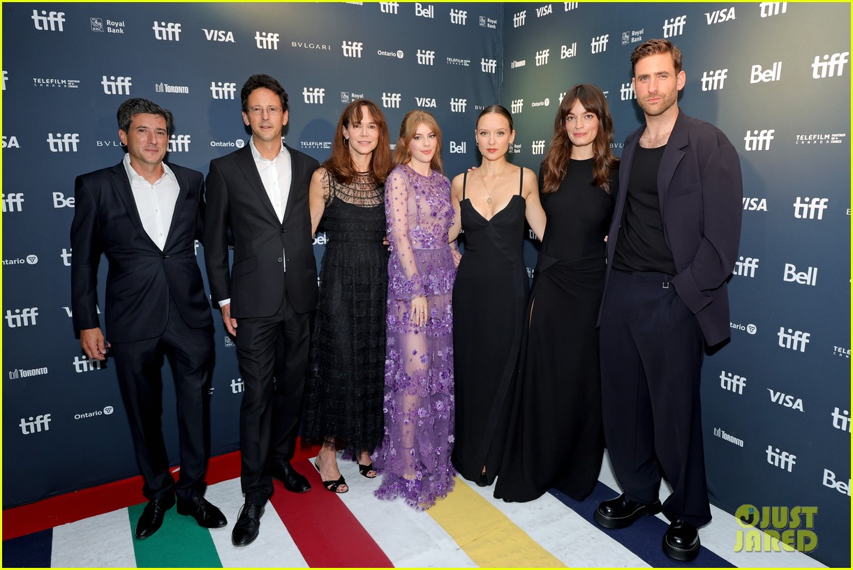 Emma Mackey Is Getting Raves for 'Emily' Movie After TIFF Premiere ...