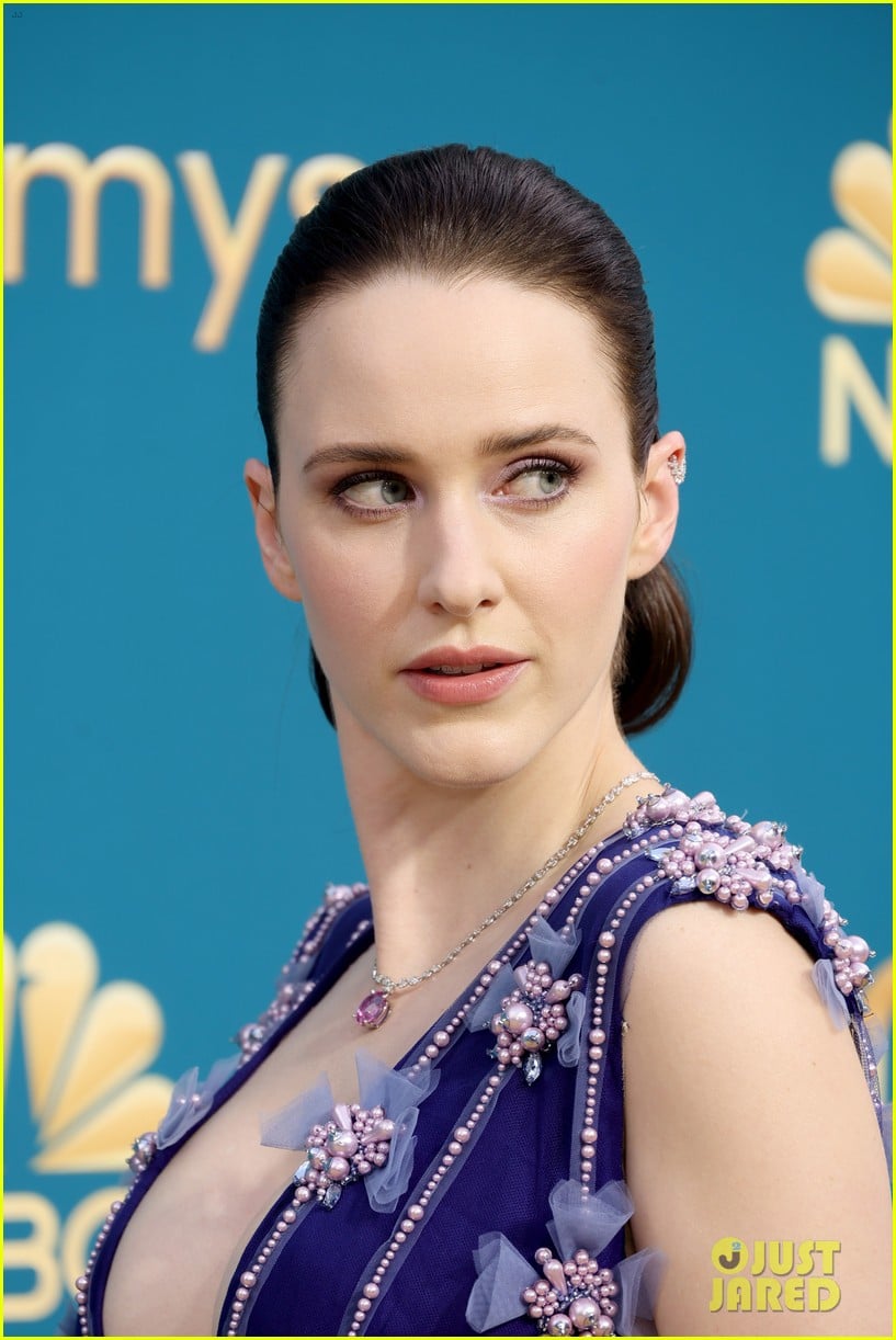 Rachel Brosnahan Goes Pretty in Purple for Emmy Awards 2022: Photo ...