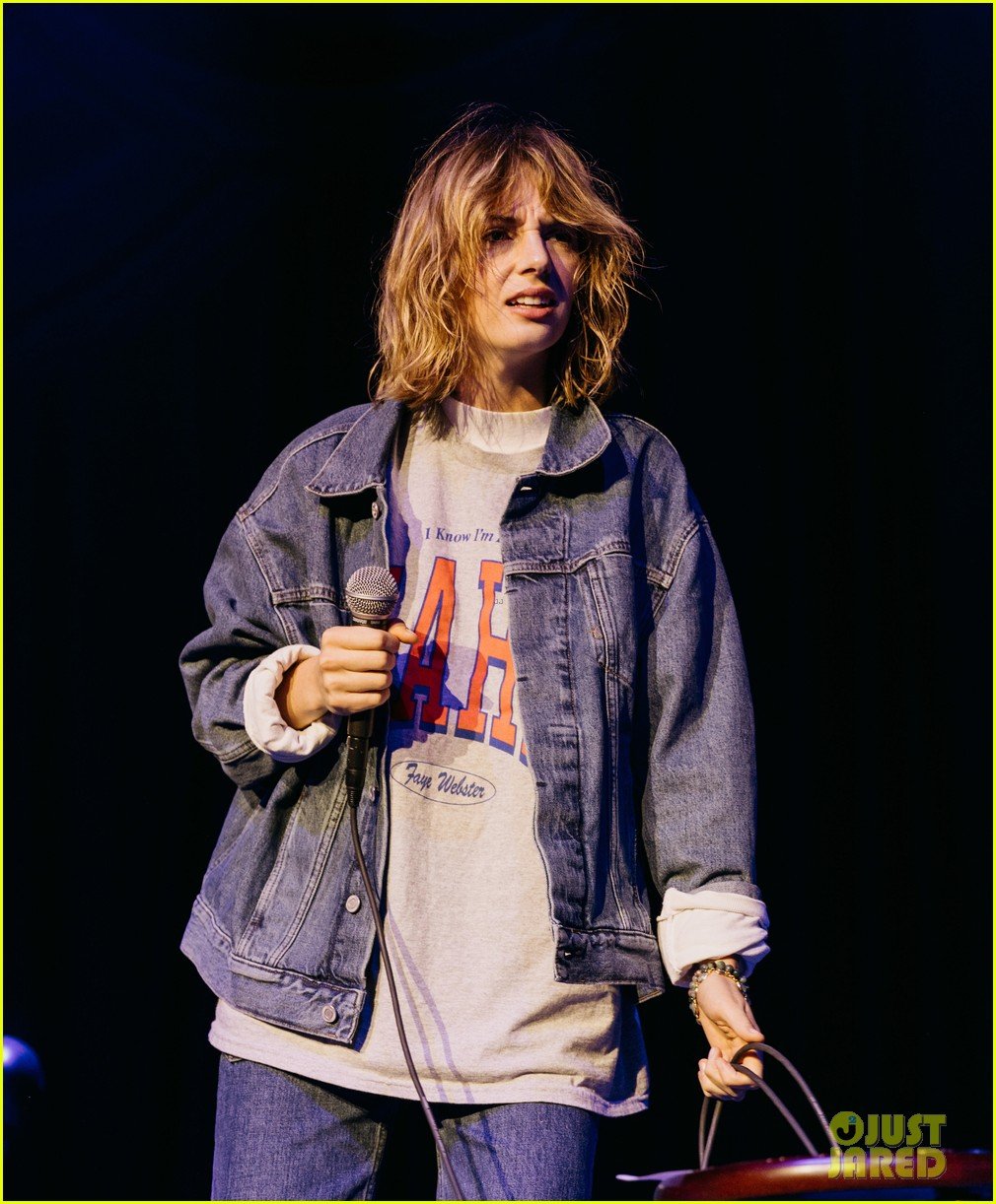 Maya Hawke Says She'd 'Love' for Robin to Die in Season 5 of 'Stranger ...