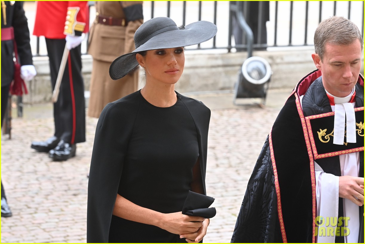 Meghan Markle Arrives at Queen Elizabeth's Funeral, Wears Special ...