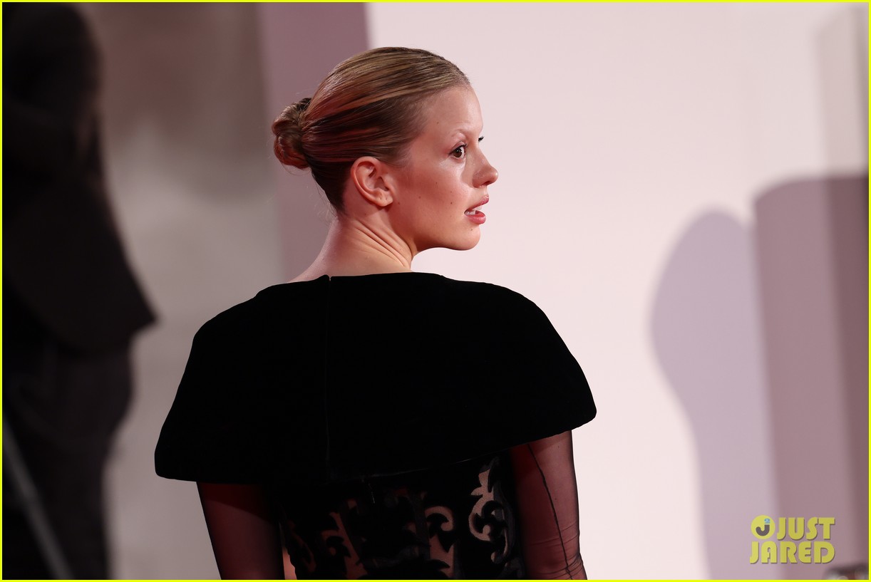 Mia Goth Hits the Red Carpet for 'Pearl' Premiere at Venice Film ...