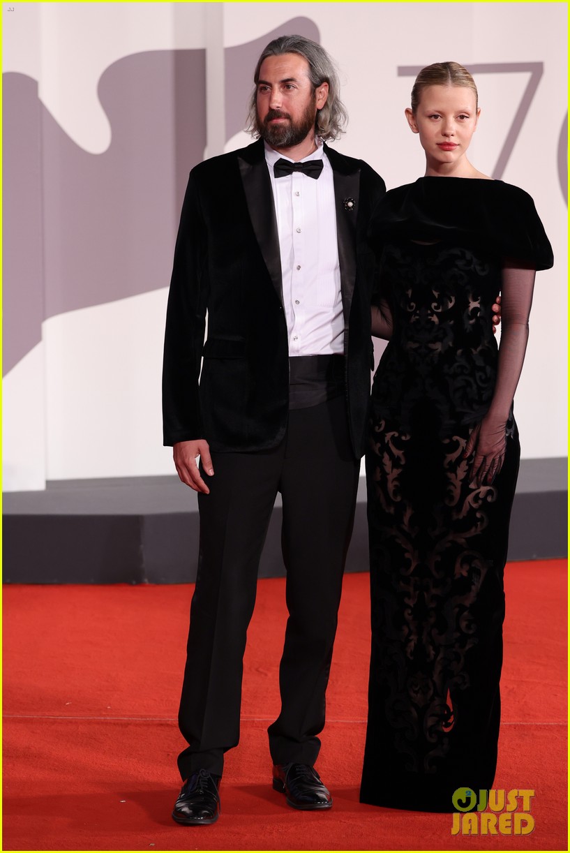 Mia Goth Hits the Red Carpet for 'Pearl' Premiere at Venice Film ...