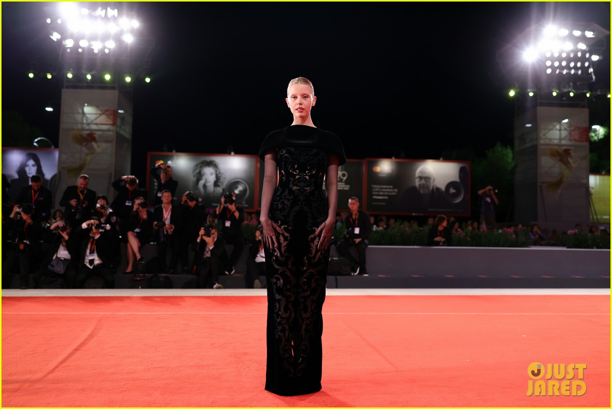 Mia Goth Hits the Red Carpet for 'Pearl' Premiere at Venice Film ...