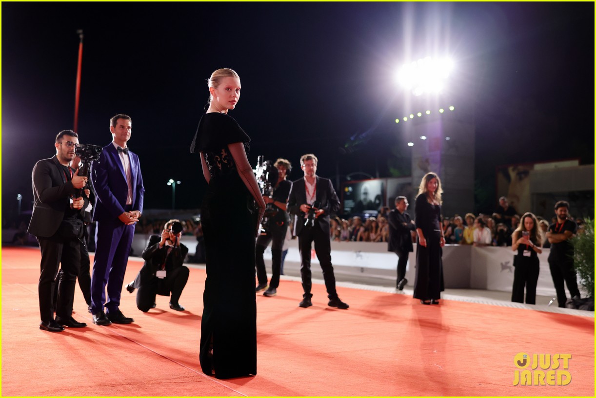 Mia Goth Hits the Red Carpet for 'Pearl' Premiere at Venice Film ...