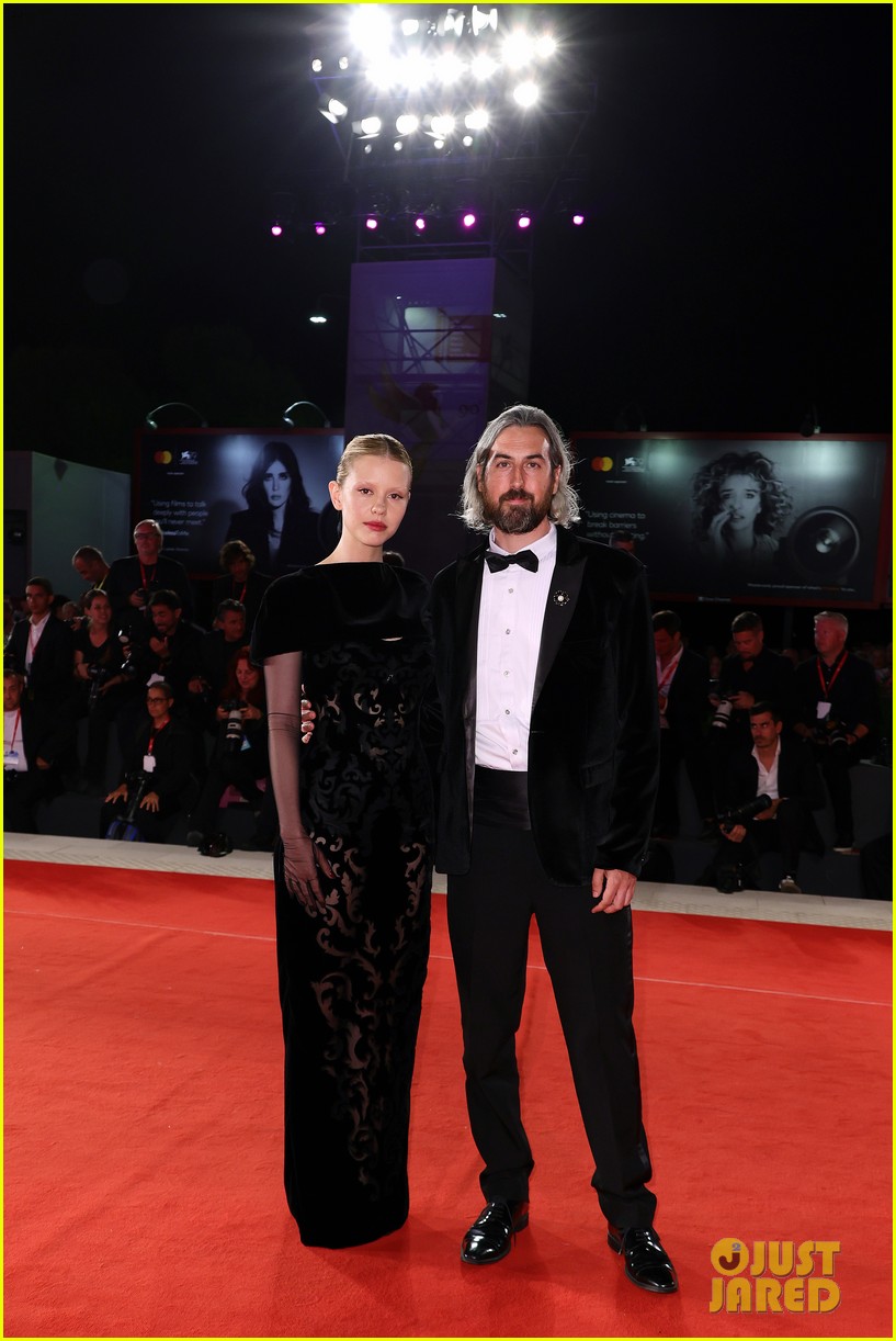 Mia Goth Hits the Red Carpet for 'Pearl' Premiere at Venice Film ...