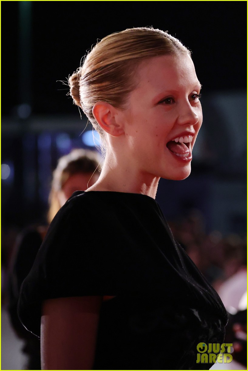 Mia Goth Hits the Red Carpet for 'Pearl' Premiere at Venice Film ...