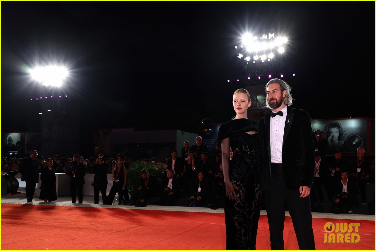 Mia Goth Hits the Red Carpet for 'Pearl' Premiere at Venice Film ...