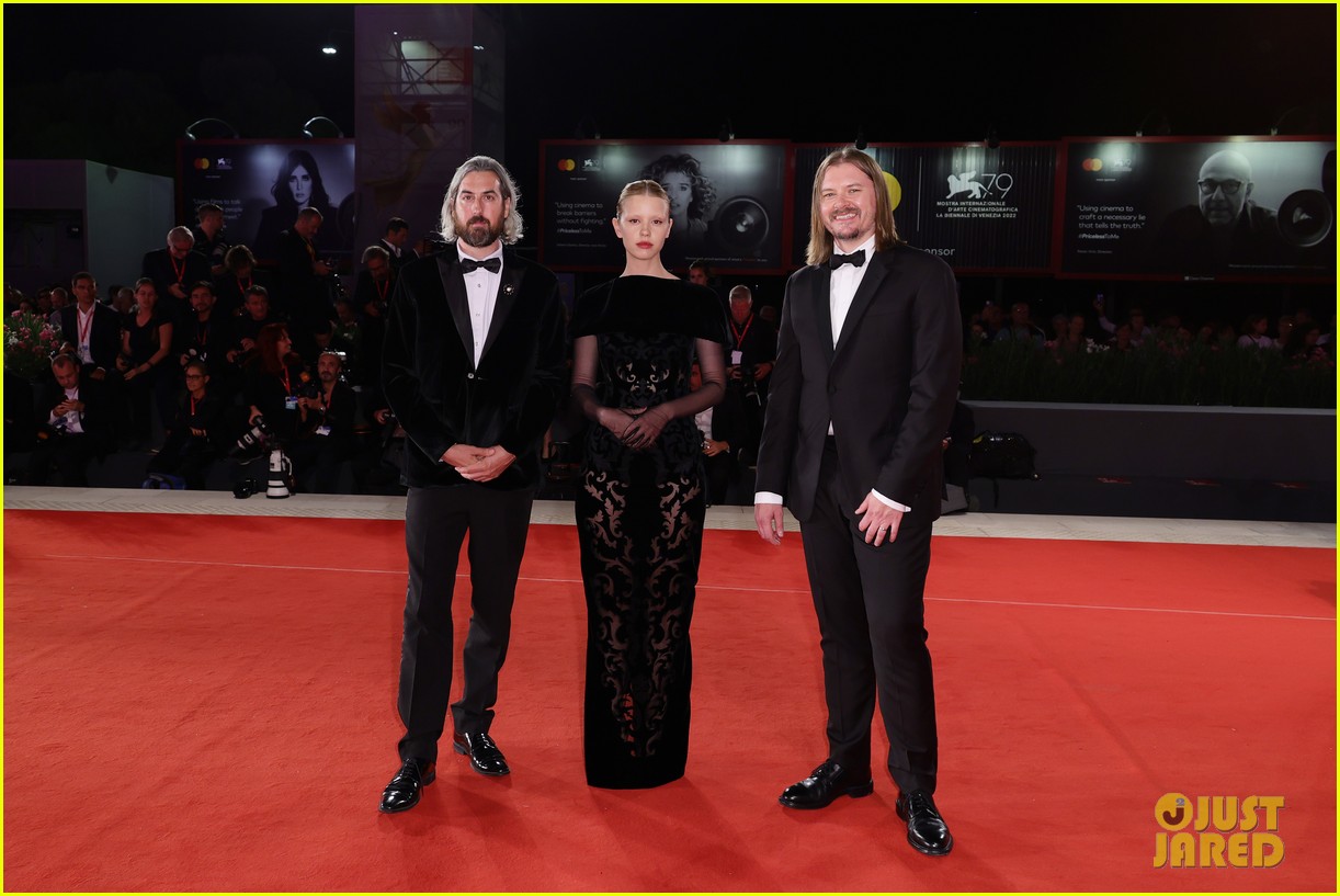 Mia Goth Hits the Red Carpet for 'Pearl' Premiere at Venice Film ...