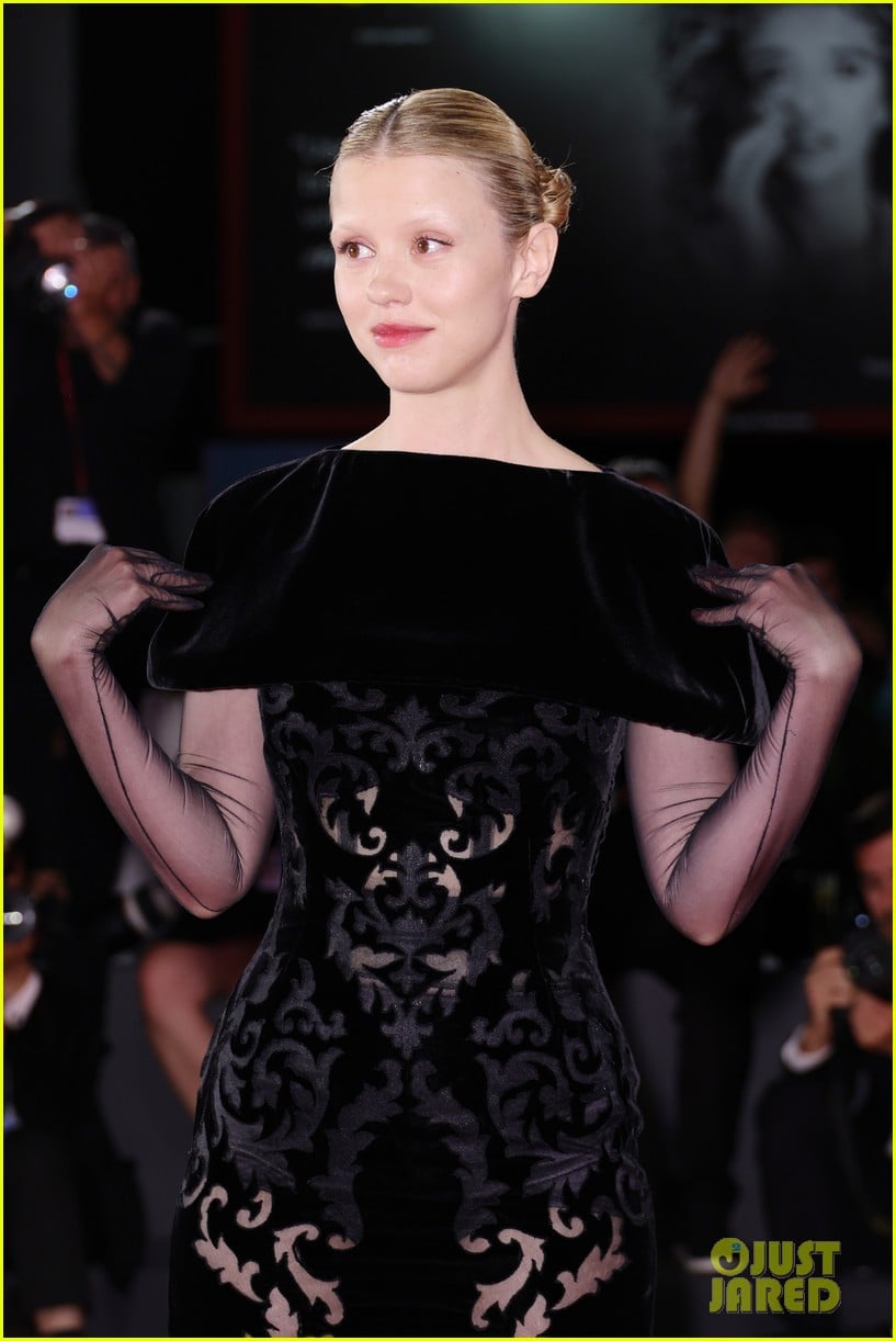 Mia Goth Hits the Red Carpet for 'Pearl' Premiere at Venice Film ...
