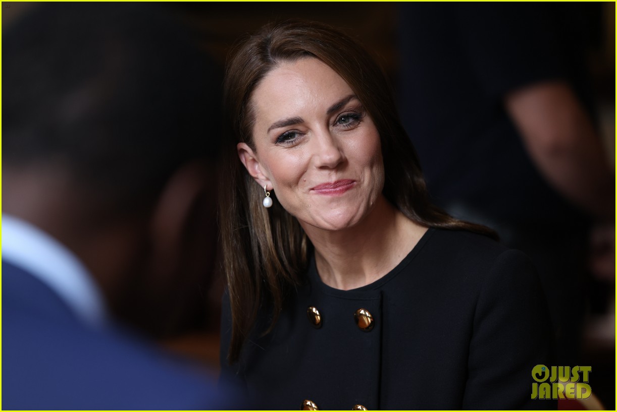 Prince William & Princess Kate Middleton Thank Staffers Who Helped with ...