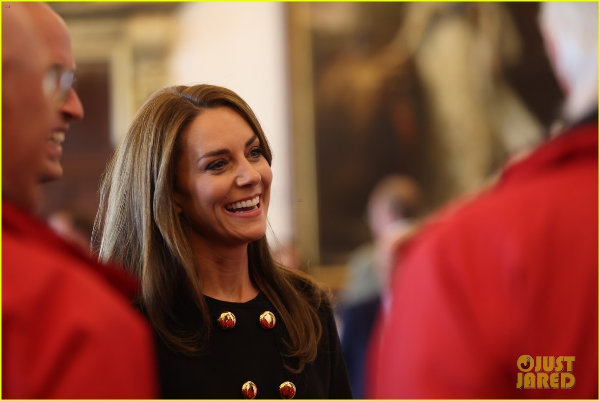 Prince William & Princess Kate Middleton Thank Staffers Who Helped with ...