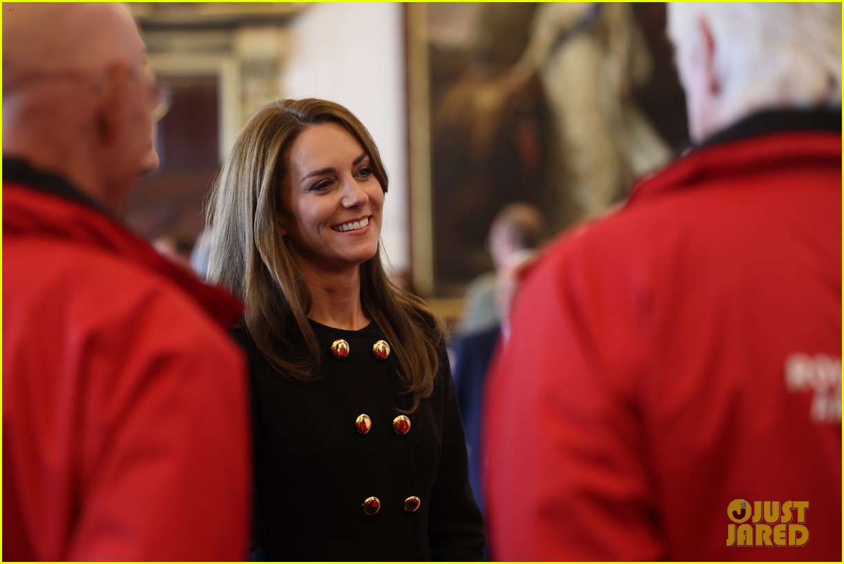 Prince William & Princess Kate Middleton Thank Staffers Who Helped with ...