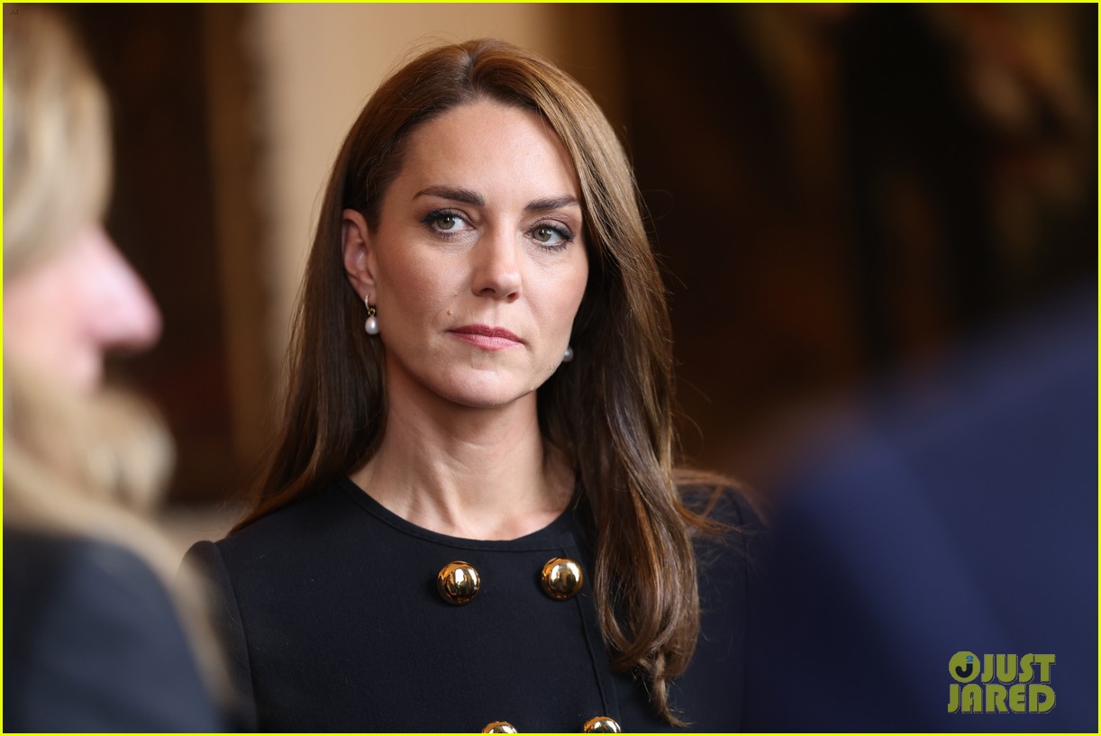 Prince William & Princess Kate Middleton Thank Staffers Who Helped with ...