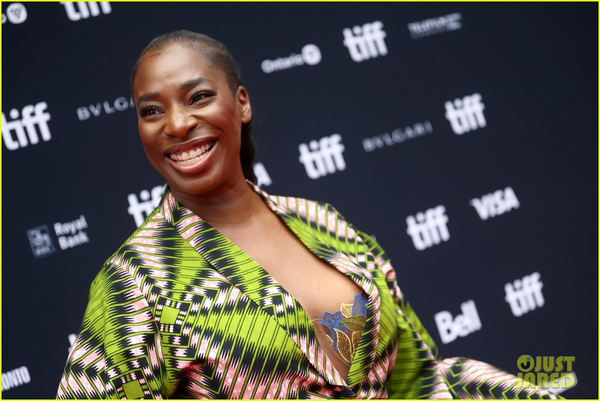 Olivia Colman Takes Her New Movie 'Empire of Light' To TIFF With Michael Ward: Photo 4817926 ...