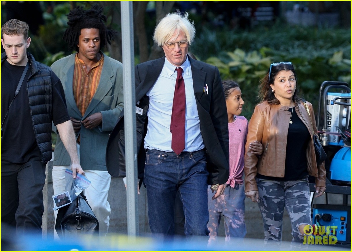 Paul Bettany Rocks A White Wig For 'The Collaboration' Filming With ...
