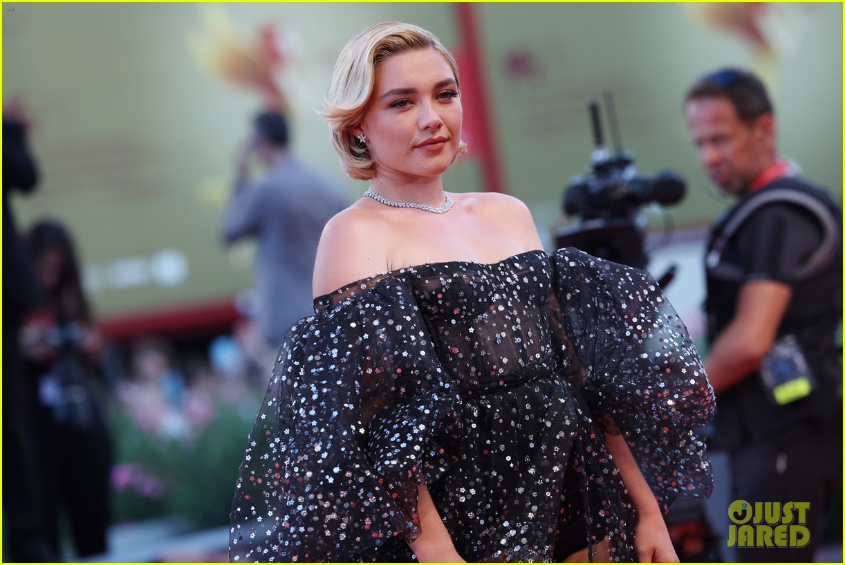 Florence Pugh Turns Heads In Sparkly Gown at 'Don't Worry Darling ...