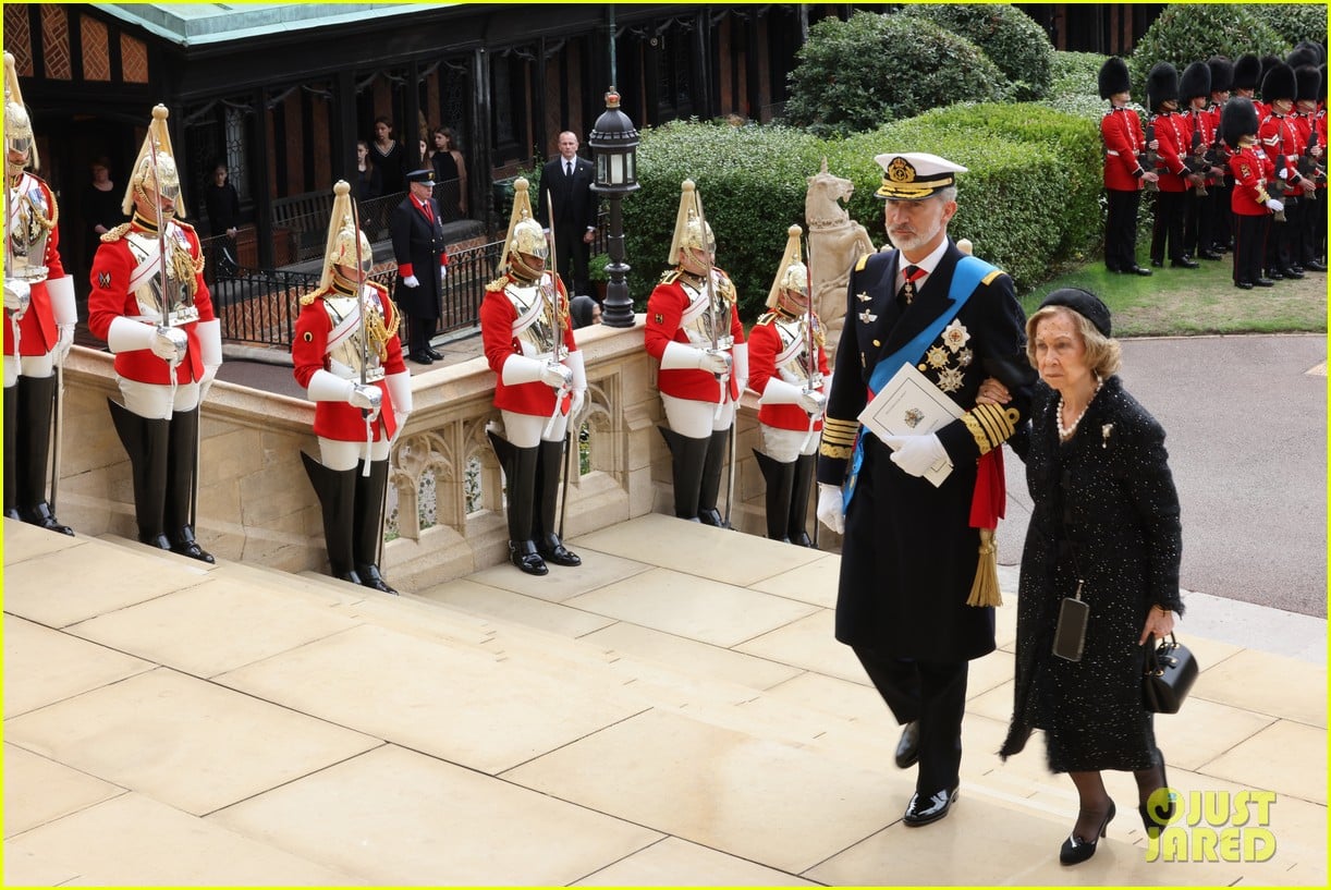 King Charles III Leads Royal Family To Committal Service For Queen ...