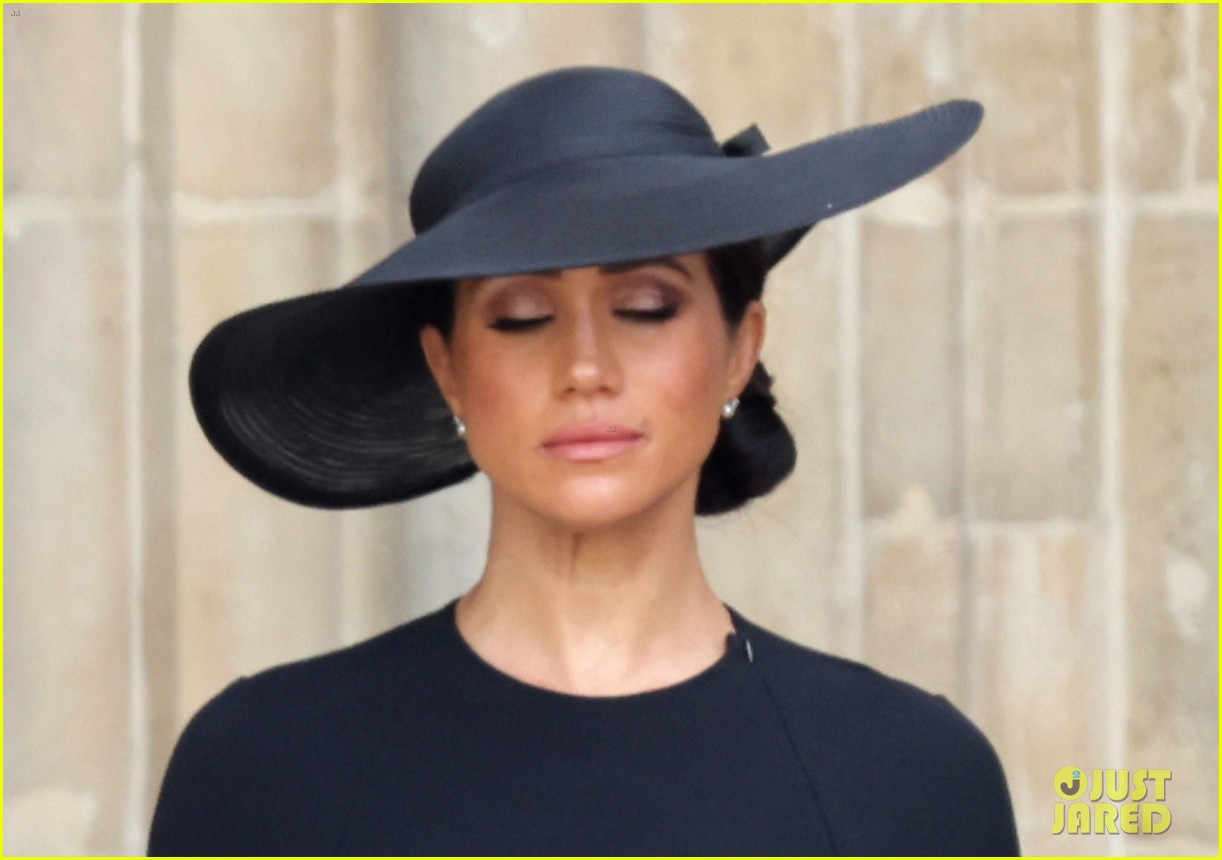 Kate Middleton, Meghan Markle, & Royal Family Look Somber & Emotional ...