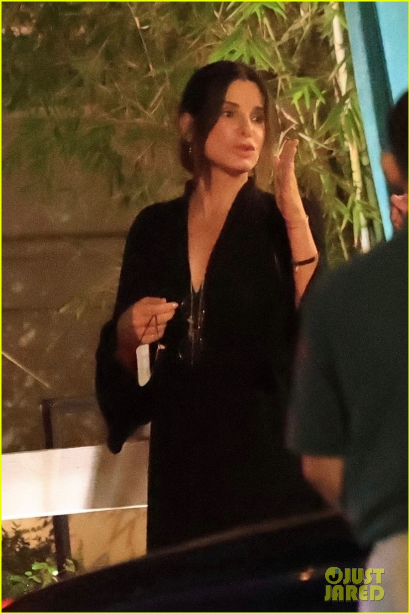 Sandra Bullock Makes a Rare Outing With a Friend In West Hollywood ...