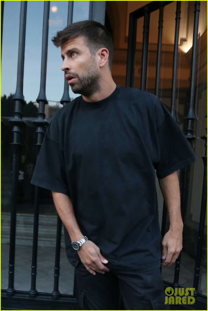 Shakira & Gerard Pique Meet With Law Firm in Barcelona Amidst Their ...