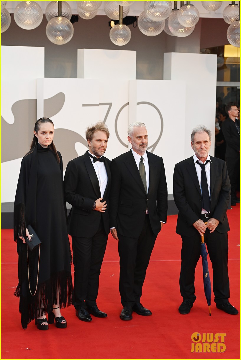 Hugh Jackman, Laura Dern & Vanessa Kirby Get 10 Minute Standing Ovation ...