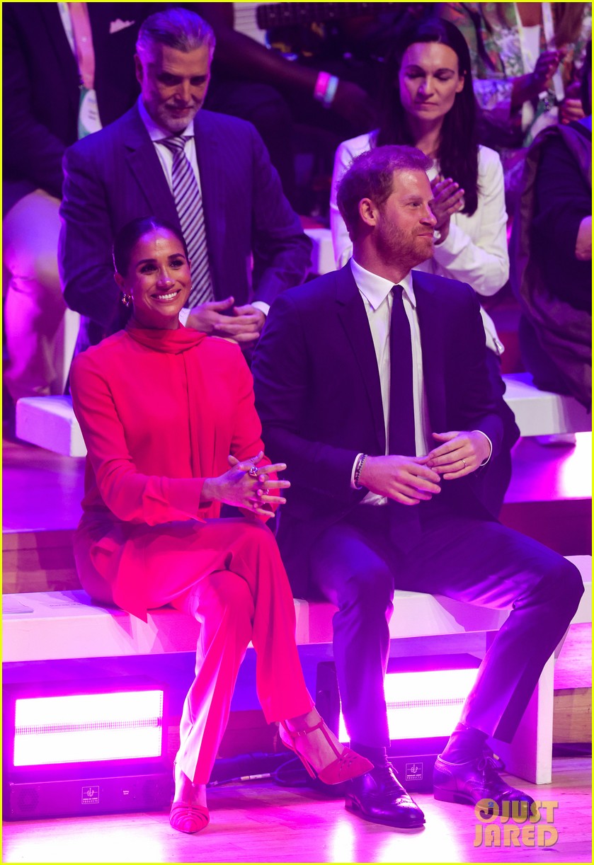 Meghan Markle Wears Red For 2022 One Young World Summit With Prince ...