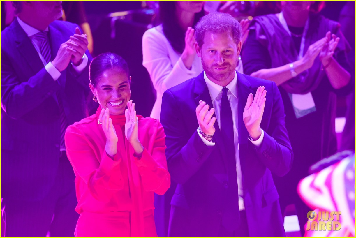 Meghan Markle Wears Red For 2022 One Young World Summit With Prince ...