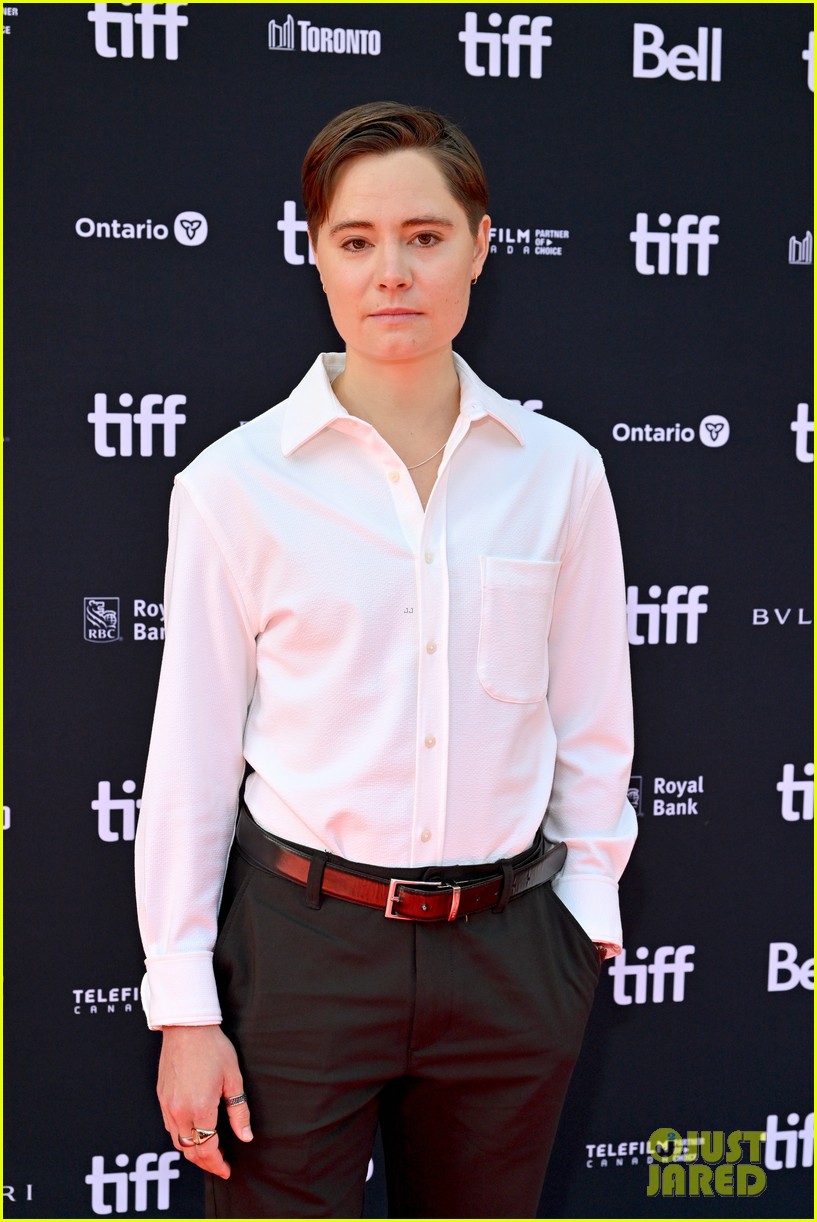 Claire Foy, Jessie Buckley & Rooney Mara Are 'Women Talking' at TIFF ...