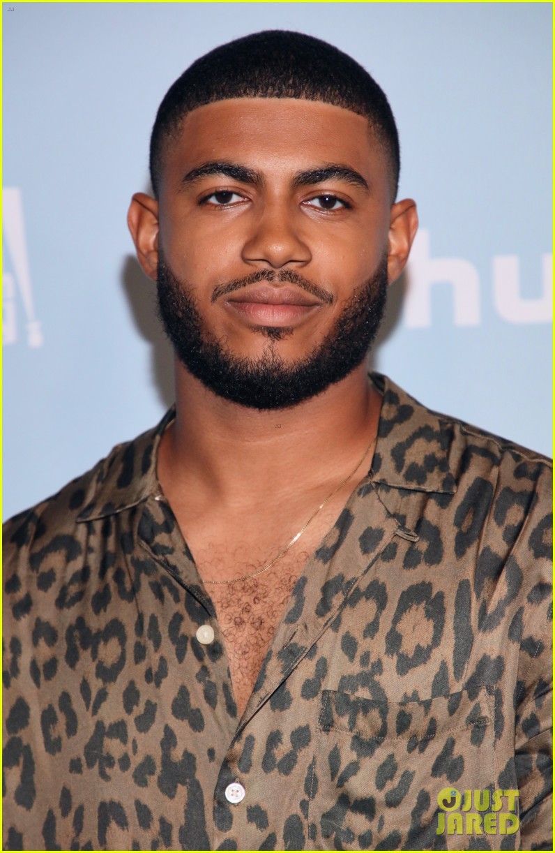 Emma Roberts Supports Cast of 'Tell Me Lies' at Hollywood Premiere ...