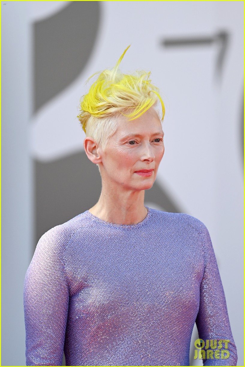 Oscar Winners Tilda Swinton, Penelope Cruz & Julianne Moore Hit The Red ...