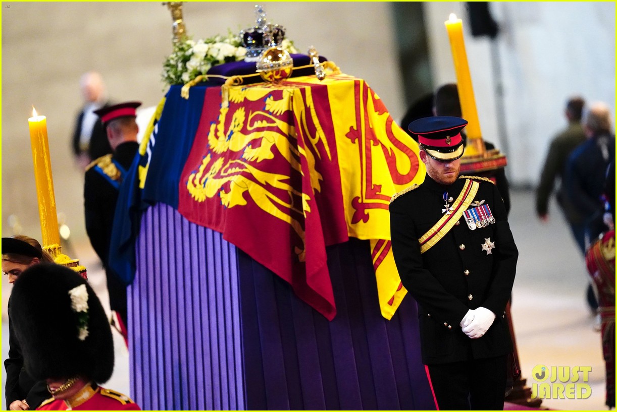 Prince William & Prince Harry Join Their Cousins to Stand Vigil at ...