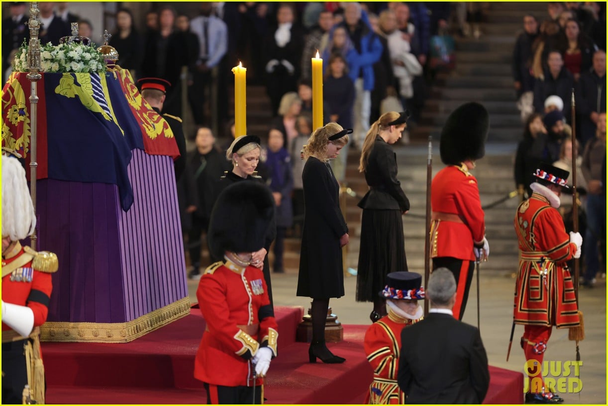 Prince William & Prince Harry Join Their Cousins to Stand Vigil at ...