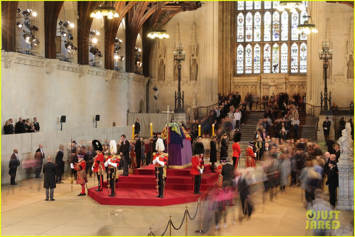Prince William & Prince Harry Join Their Cousins to Stand Vigil at ...