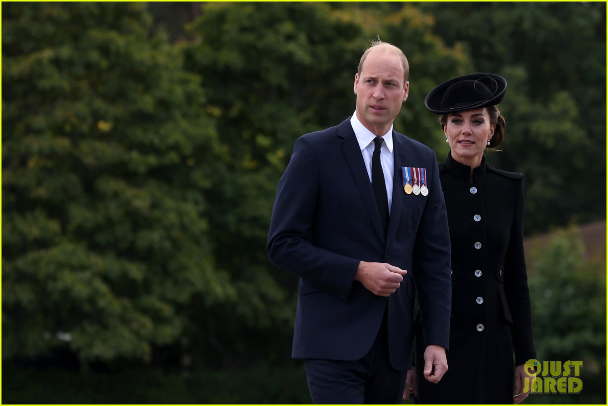 Prince William & Kate Middleton Meet the Troops Who Were Deployed to ...