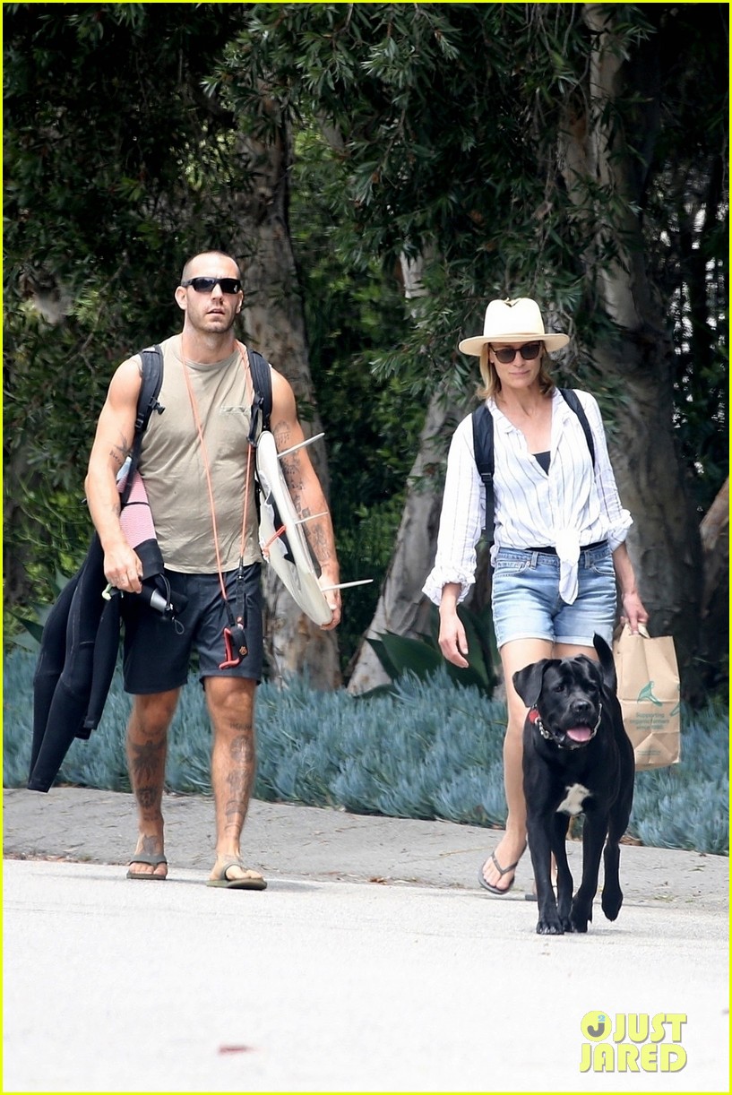 Robin Wright Files for Divorce from Clement Giraudet After Four Years ...