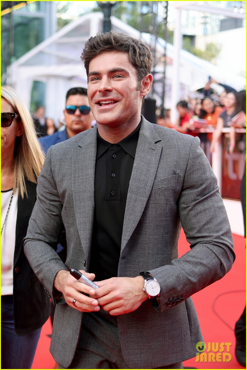 Zac Efron Reveals He 'Almost Died' After Shattering His Jaw: Photo ...