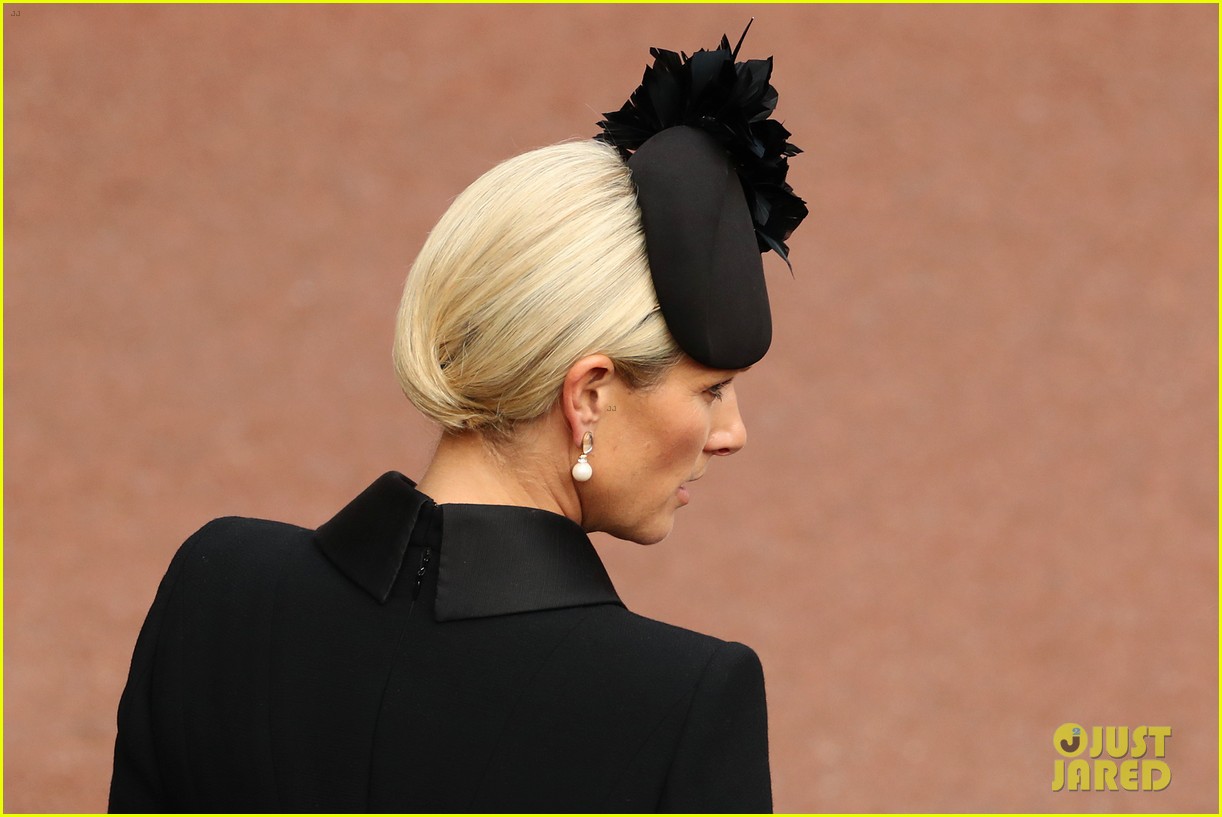 Zara Tindall Holds Her Husband Mike's Arm at Queen Elizabeth's Funeral ...