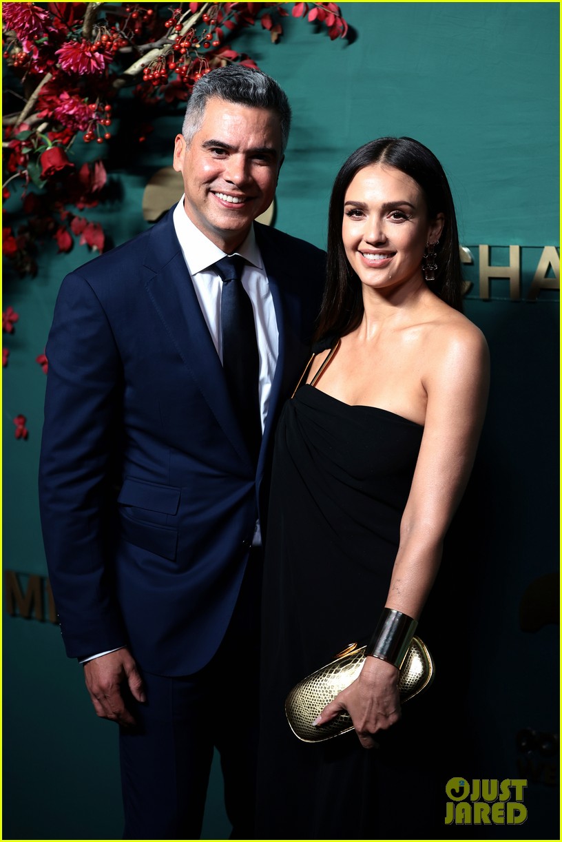 Jessica Alba Gets Support from Husband Cash Warren While Being Honored ...