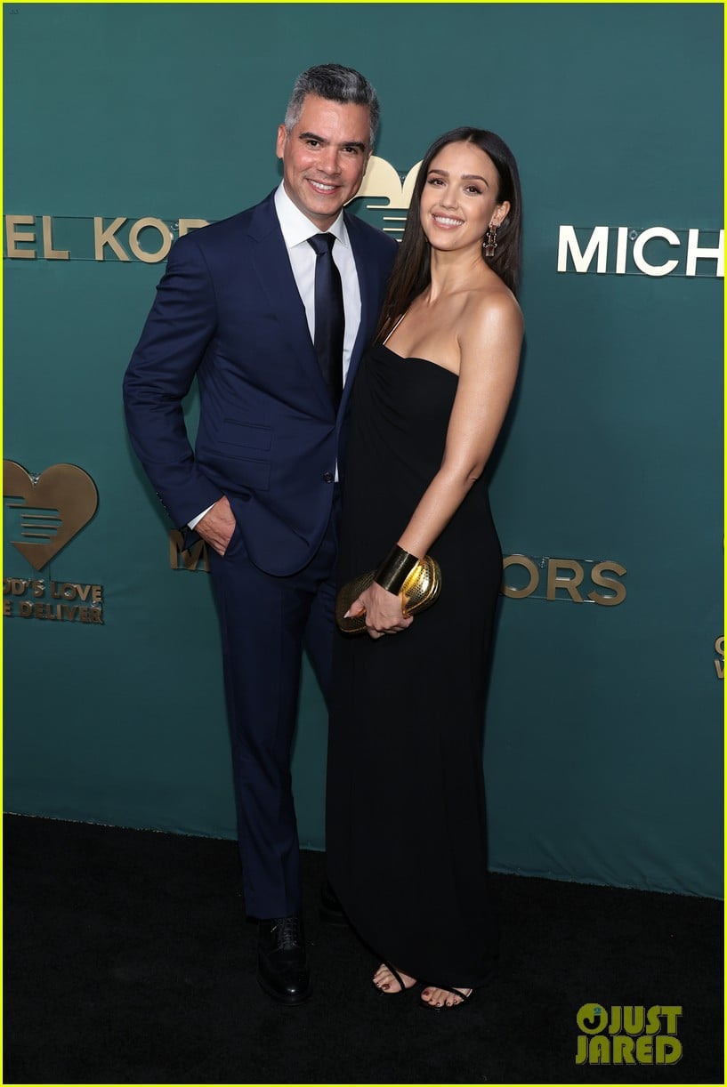 Jessica Alba Gets Support from Husband Cash Warren While Being Honored ...