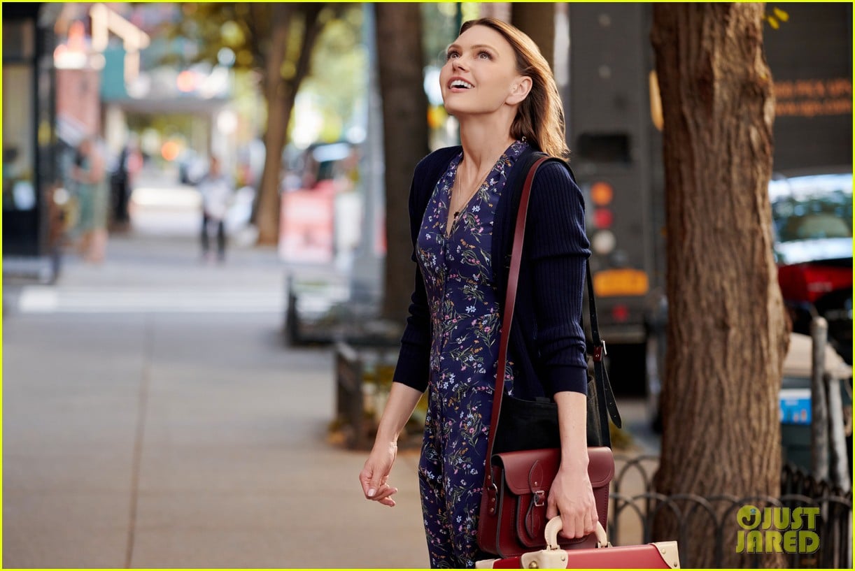 Aimee Teegarden Finds Her Passion In New York City in Hallmark's ...