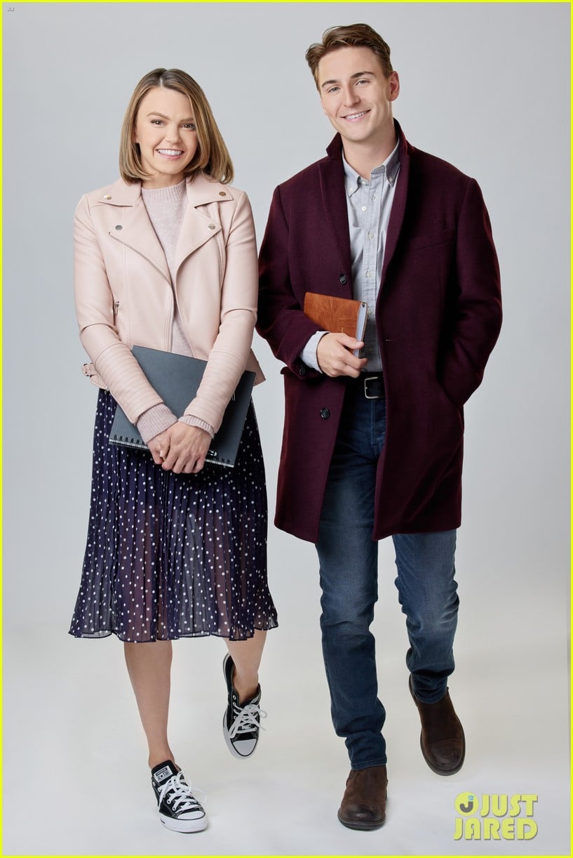 Aimee Teegarden Finds Her Passion In New York City in Hallmark's ...