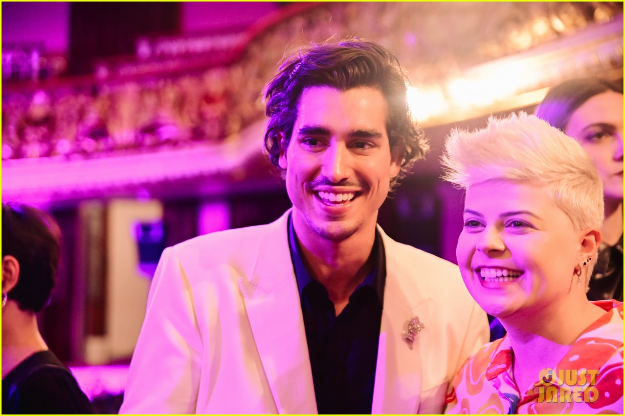 Henrique Zaga & Giulia Be Pose at the Premiere of Their Netflix Movie ...